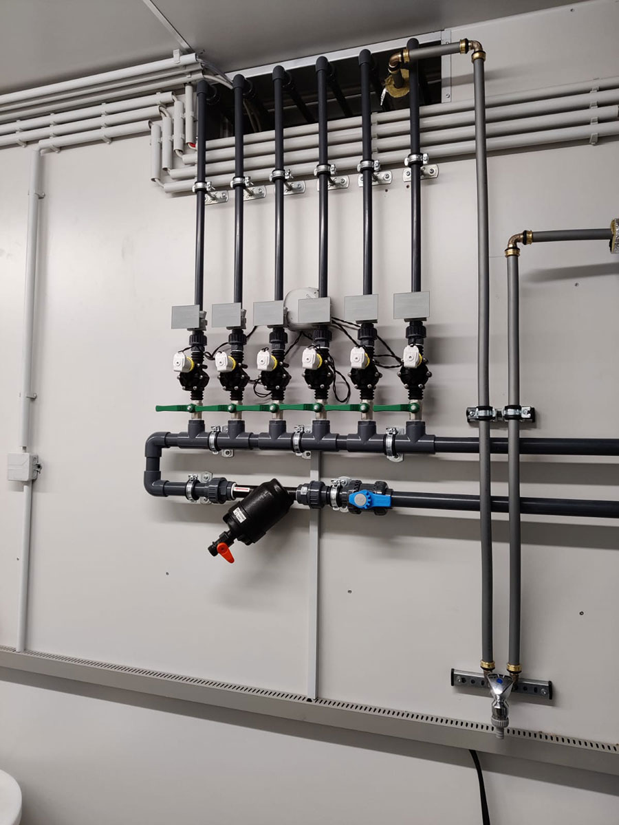 Cannabench - Knecht GmbH Greenhouse equipment and Linear elements